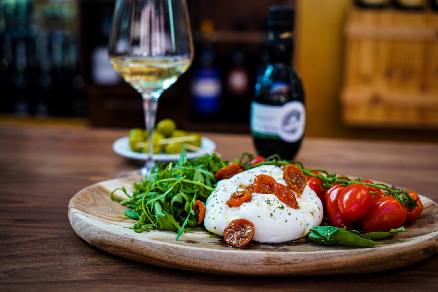 Hvad er Burrata? Bliv klogere på den populære friskost her